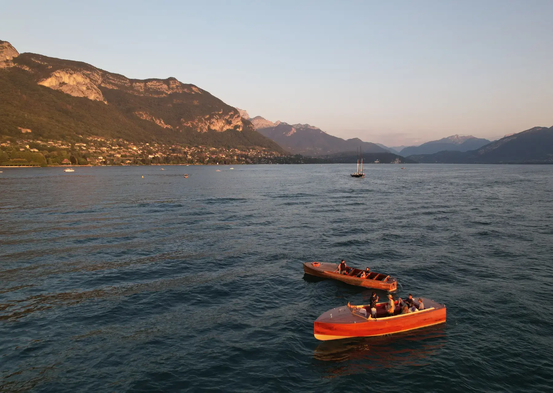 Lac d’Annecy en bateau – Réservez votre croisière